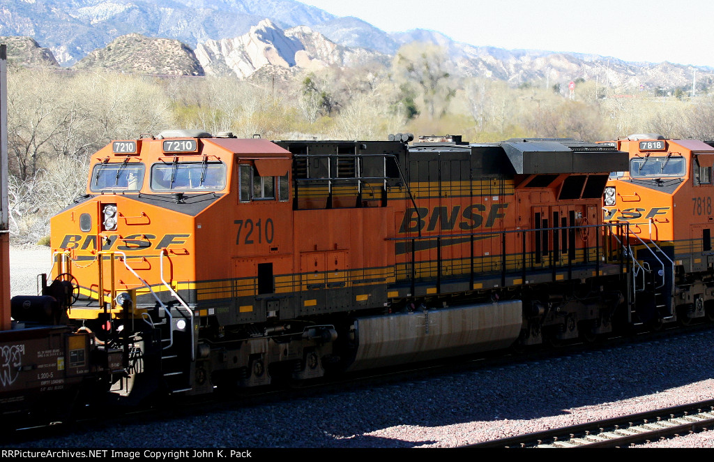 BNSF 7210